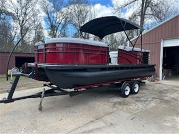Buy Pontoon Boats Online - New & Used | PontoonsOnly